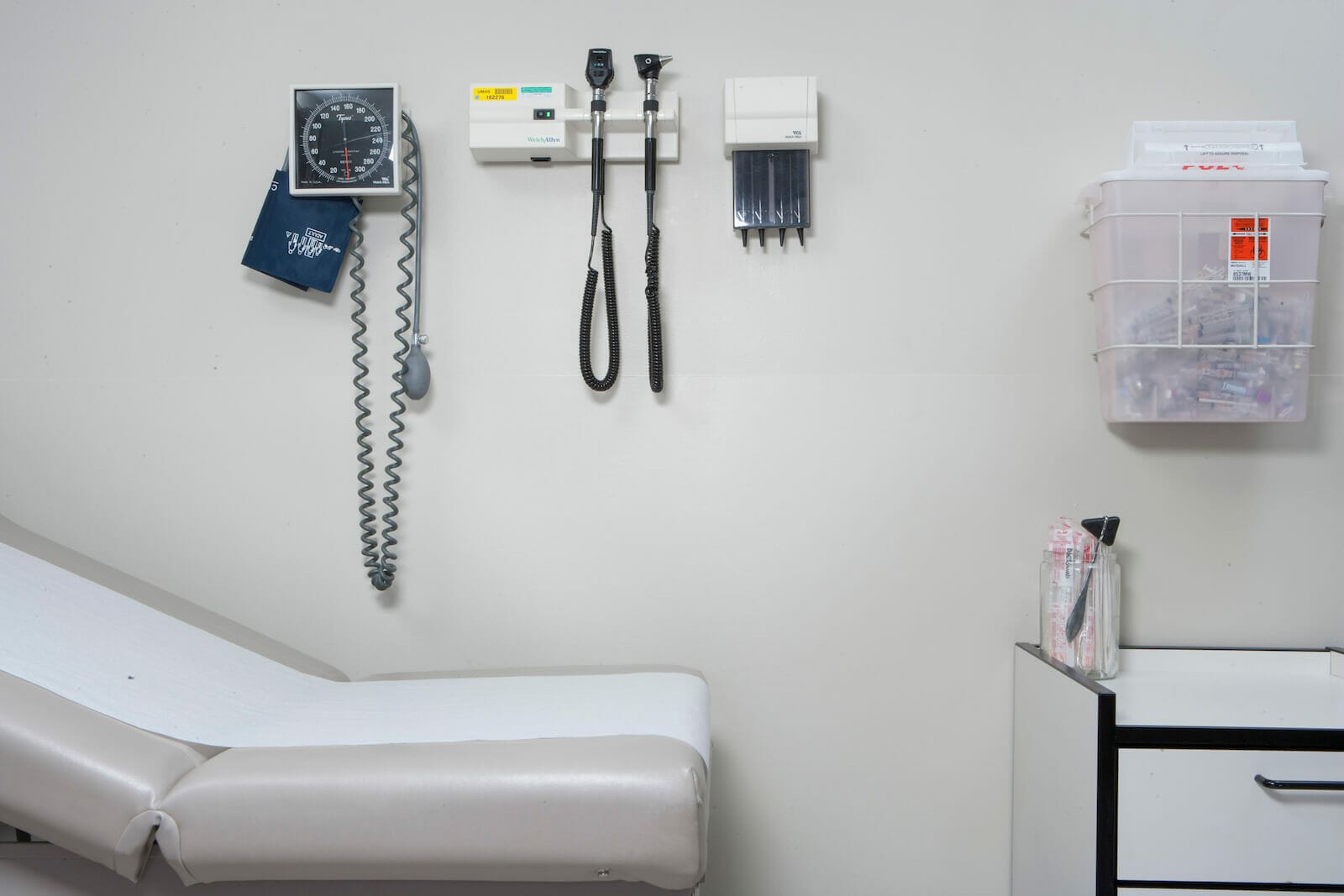 Guide to Wounds and Wound Care for Seniors | Family Assets